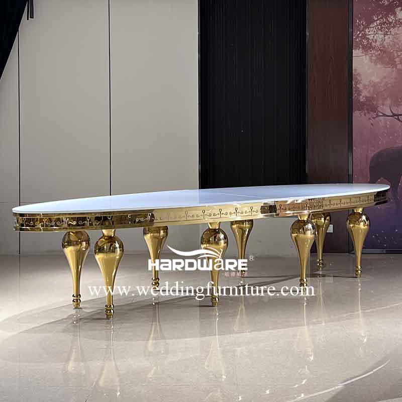 Wedding table setup oval shape with 8 legs
