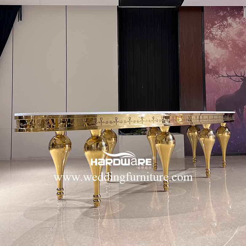 Wedding table setup oval shape with 8 legs