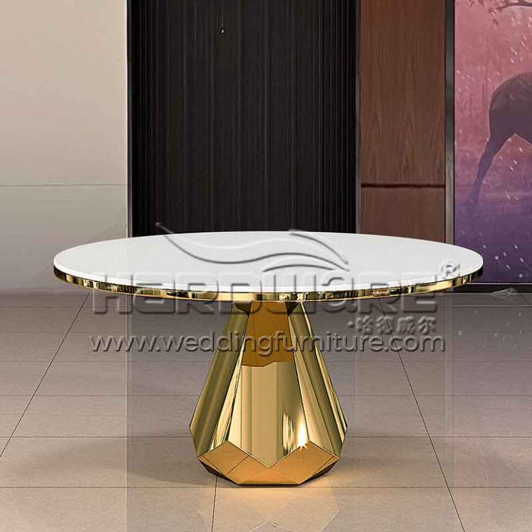 Circular Dining Table With Throne Golden Base