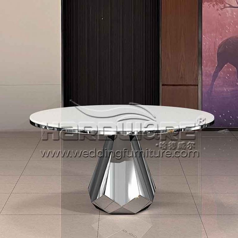 Circular Dining Table With Throne Golden Base