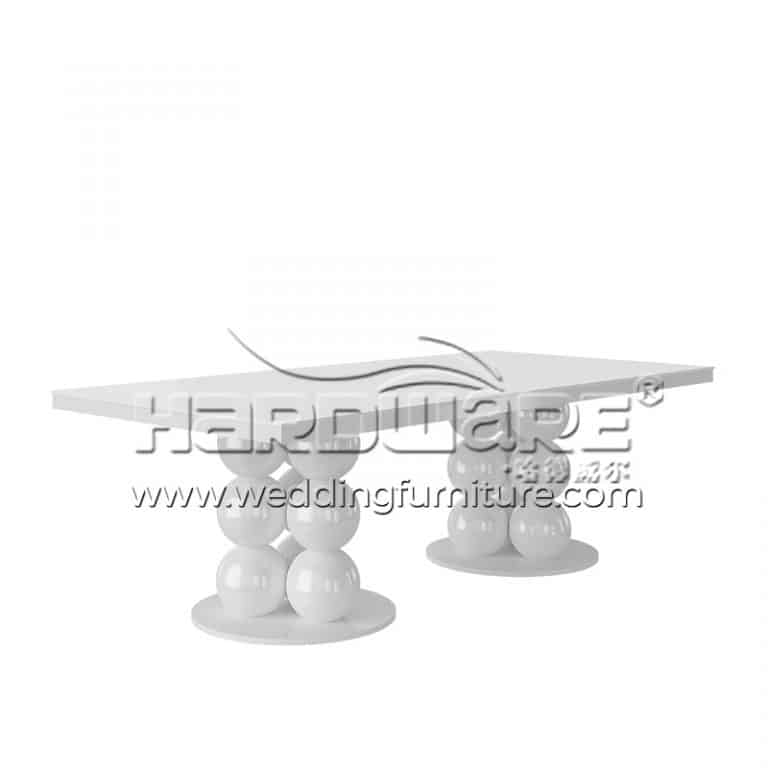 Imperial Table Wedding with Unique Balls Metal Base