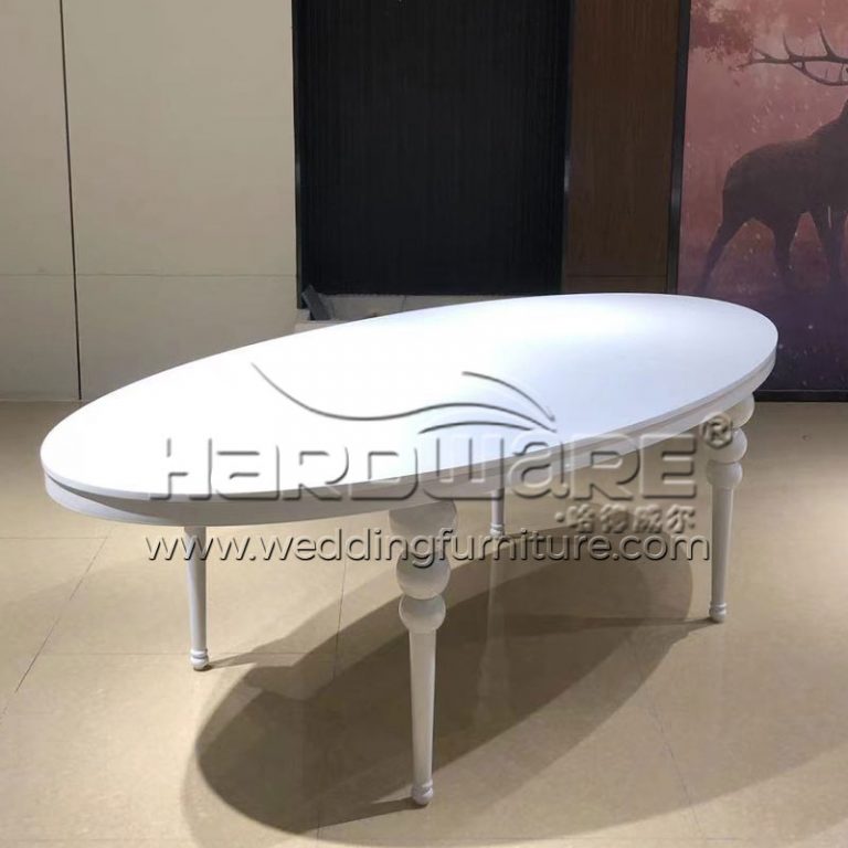 White Dinner Table Oval Shape for Wedding Ceremony